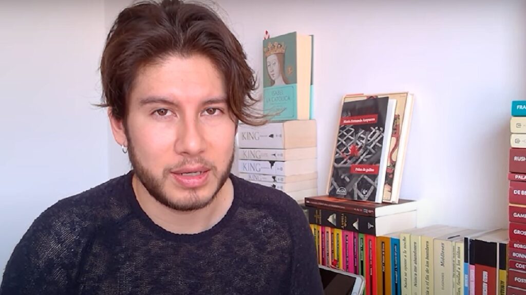 Manosalvas: el booktuber que se revela como un gran escritor