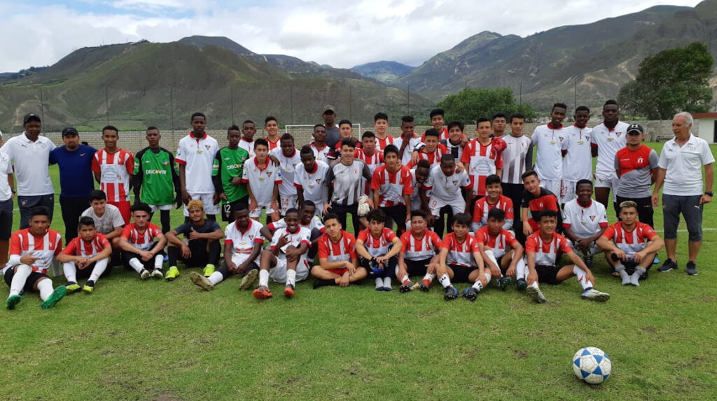 Liga de Quito espera reabrir en octubre su escuela de fútbol de Piquiucho