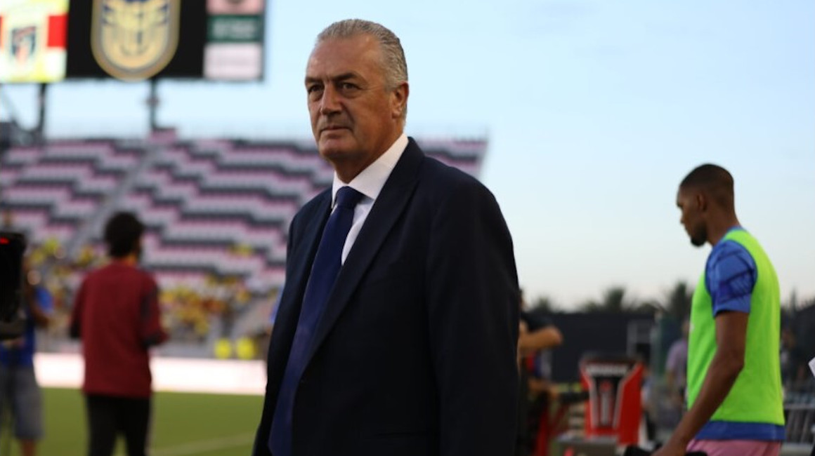 Gustavo Alfaro ha dirigido 916 partidos en el fútbol profesional