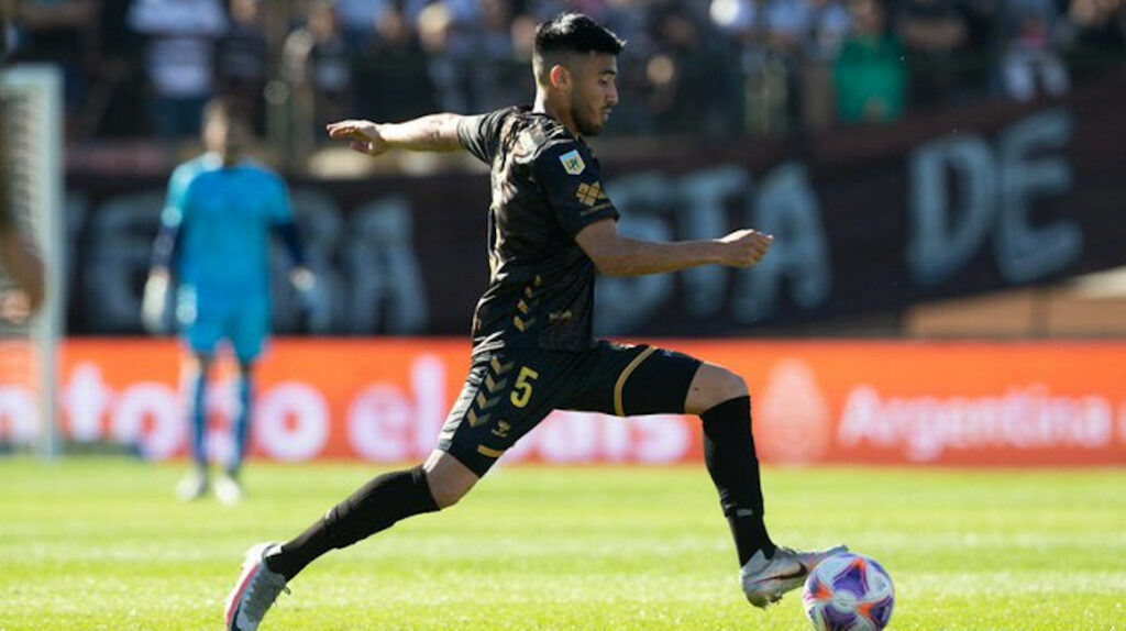 Carlos Villalba llega por un año a préstamo a Emelec Carlos Villalba llega por un año a préstamo a Emelec