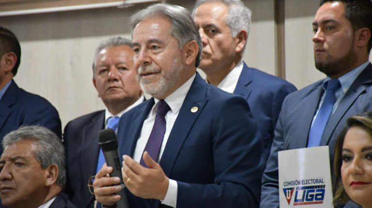 Isaac Álvarez fue posesionado como presidente de Liga de Quito
