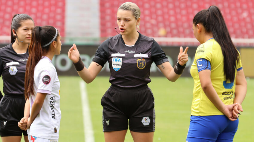 Gisselle Giler: "La maternidad me hizo dedicar al arbitraje"