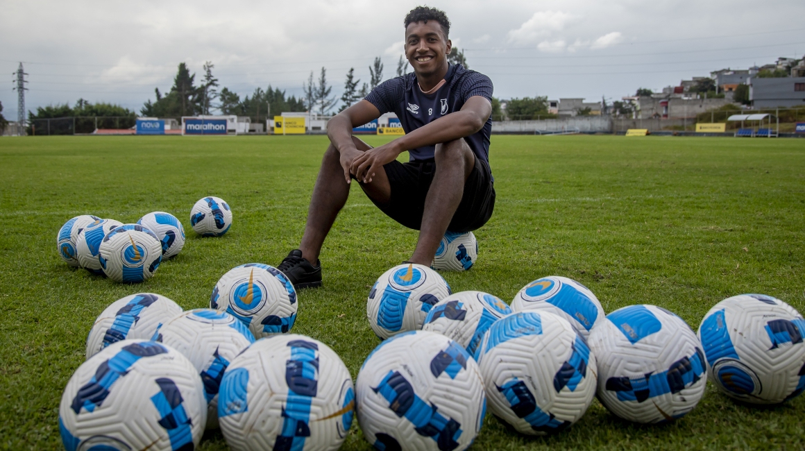 Inspirado en Moisés Caicedo, Emiliano Clavijo busca su lugar en Católica