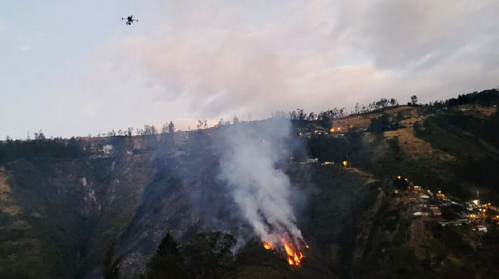 Dramático incremento de incendios forestales en Quito