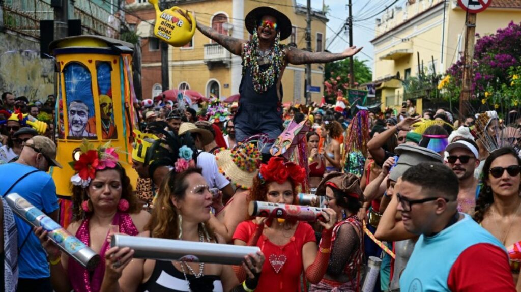 Río de Janeiro empieza su gran Carnaval con fiestas en las calles