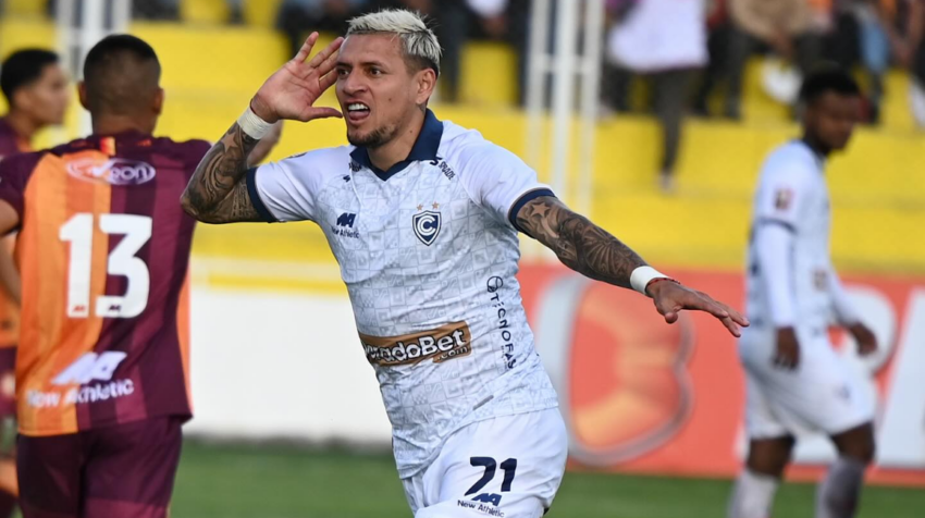 Golazo del ecuatoriano Carlos Garcés en la victoria de Cienciano
