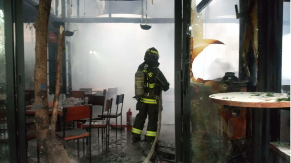 Katari dice que incendio registrado en su restaurante de Cumbayá fue ...